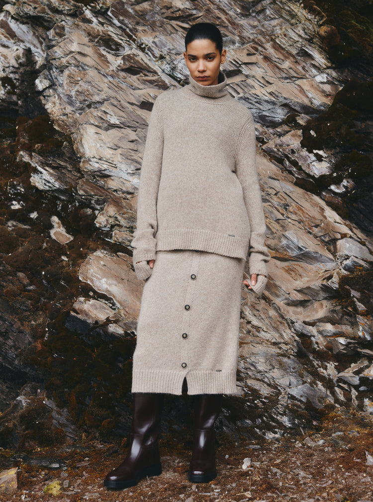 KUNA | Baby Alpaca and Vicuña luxury garments and accessories