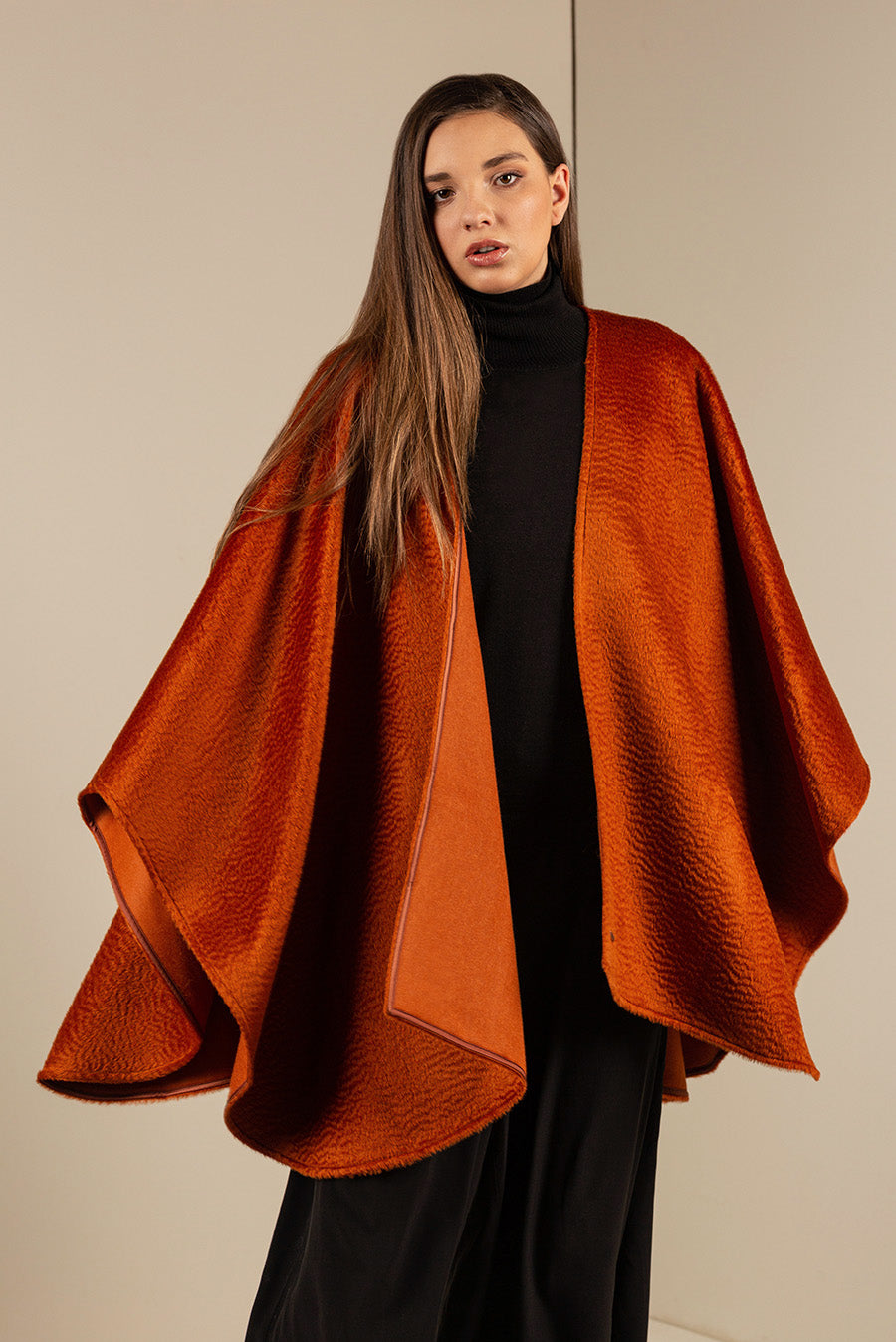 Capa Uxa De Baby Alpaca Suri Color Naranja