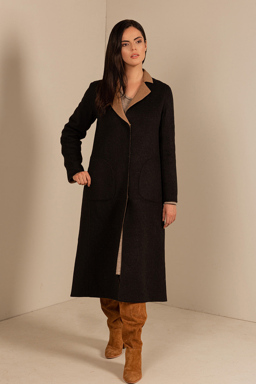 Abrigo Umanoid De Baby Alpaca & Lana Color Black & Camel